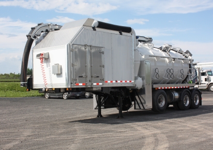 Hydro Excavation Vacuum Trailer Designed for Cold Climate | BOREAS